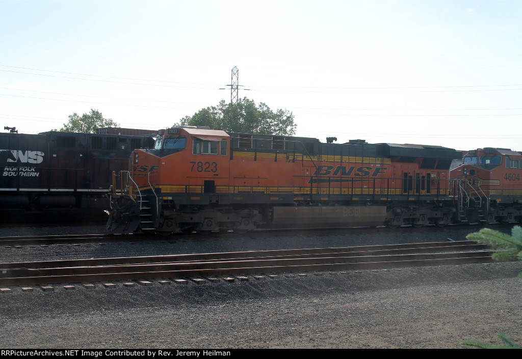 BNSF 7823 (1)